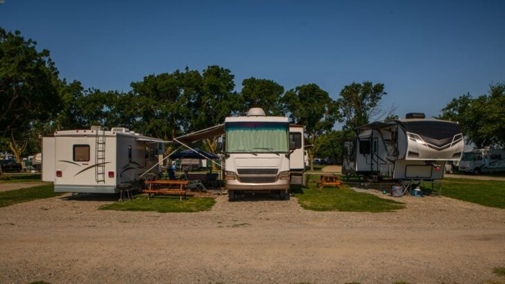 The 7 Best RVs for Full-Time Living: A Comprehensive Guide - Beyond The ...