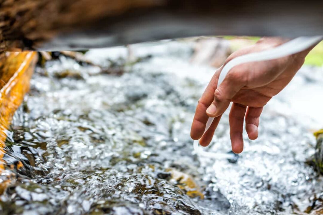 Boiling vs Filtering Water: Which is Better and Safer? - Beyond The Tent