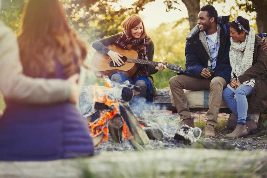 Songs Around the Fire: the 18 Best Campfire Guitar Songs for a ...