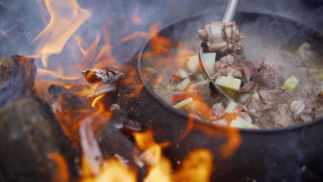 12 One Pot Camping Meals: Quick and Delicious Ideas for the Outdoors ...