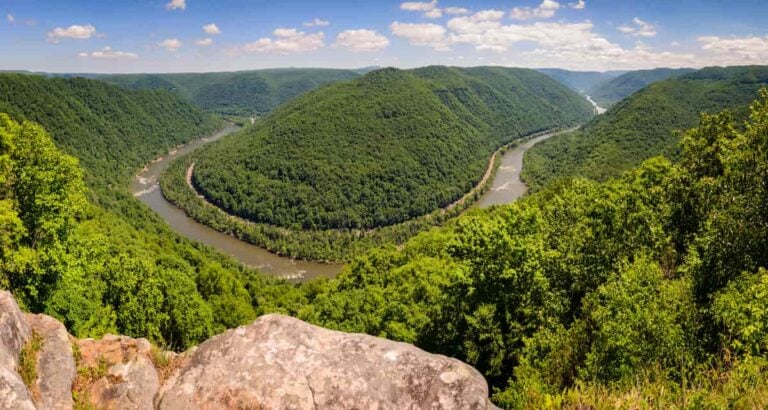 The 17 Best Trails Trails for Hiking in Virginia - Beyond The Tent