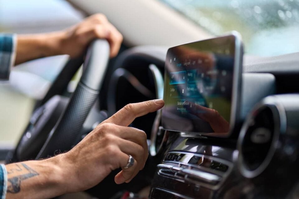 The 5 Best RV GPS Systems for Safe and Smooth Traveling - Beyond The Tent