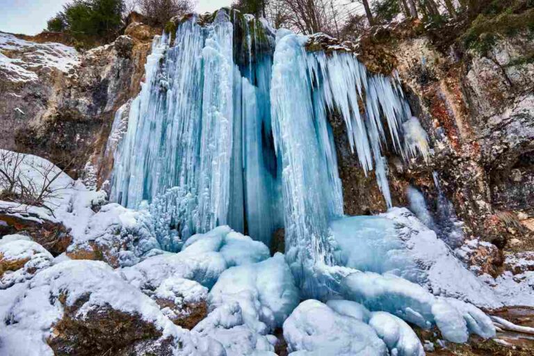The 13 Most Breathtaking Frozen Waterfall Hikes in the U.S. - Beyond ...